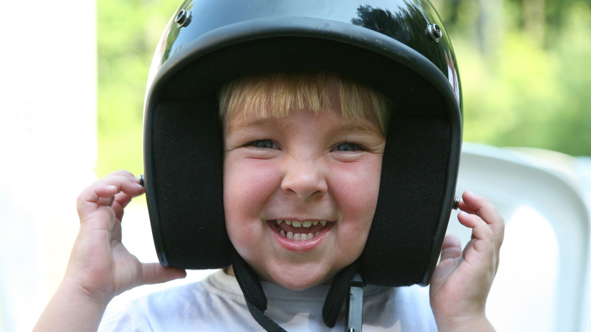 10 MUST-HAVE Kids Motorcycle Gear for SAFETY – KINGTOYS.ca